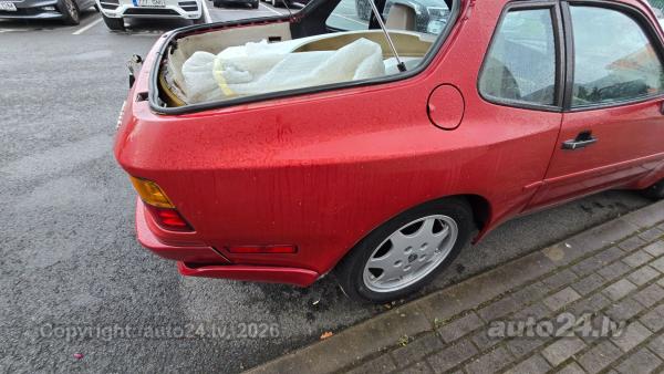 Sarkans Porsche 944 1987 Tallina, ar dzinēja tilpumu 2.50 L un nobraukumu 0 tūkst. km par 7500 €, foto 5 vietnē AUTOMOTO.COM.LV