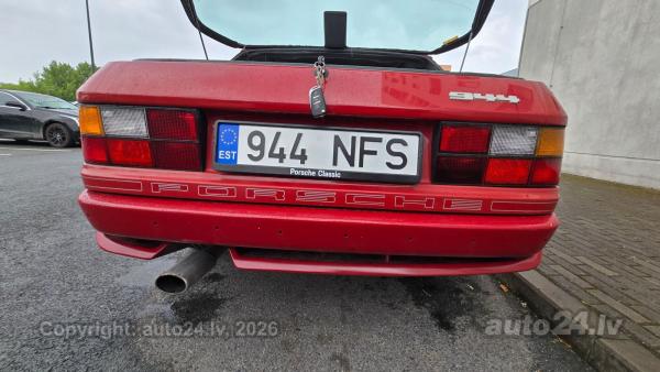 Sarkans Porsche 944 1987 Tallina, ar dzinēja tilpumu 2.50 L un nobraukumu 0 tūkst. km par 7500 €, foto 8 vietnē AUTOMOTO.COM.LV