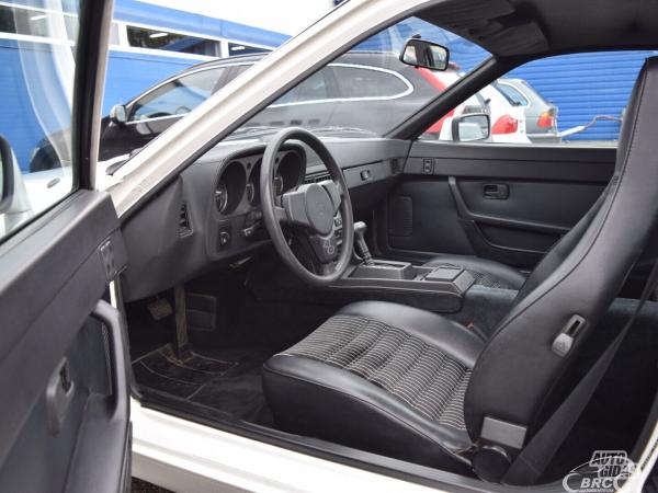 Balts Porsche 944 1990 Rīga, ar dzinēja tilpumu 2.50 L un nobraukumu 61 tūkst. km par 11900 €, foto 3 vietnē AUTOMOTO.COM.LV
