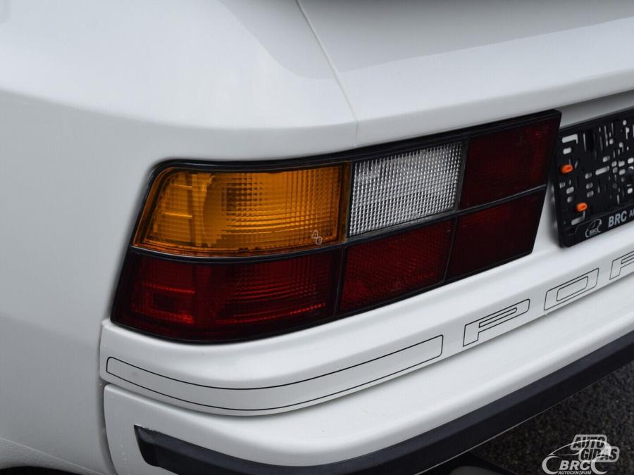 White Porsche 944 1990 in Riga, with an engine capacity of 2.50 L and mileage of 61 thousand km for 11900 €, photo 15 on AUTOMOTO.COM.LV