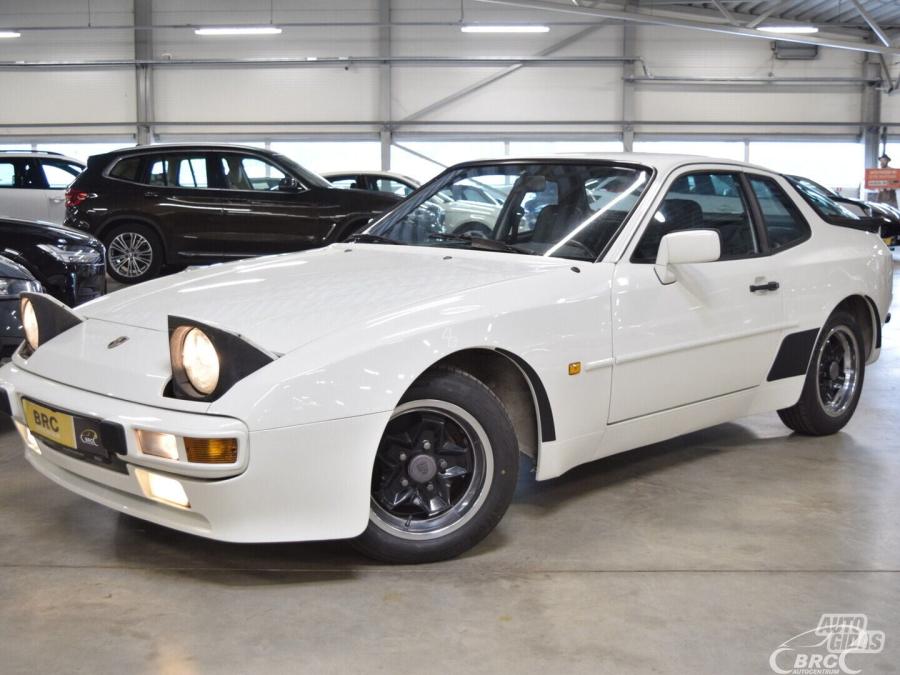 White Porsche 944 1990 in Riga, with an engine capacity of 2.50 L and mileage of 61 thousand km for 11900 €, photo 19 on AUTOMOTO.COM.LV