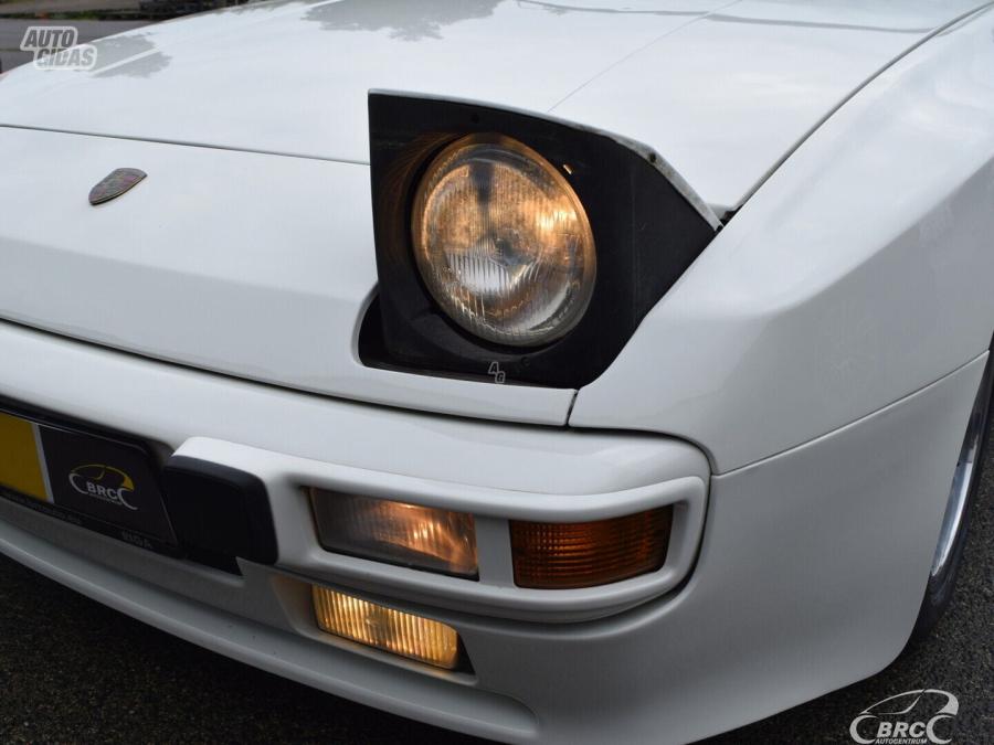 White Porsche 944 1990 in Riga, with an engine capacity of 2.50 L and mileage of 61 thousand km for 11900 €, photo 29 on AUTOMOTO.COM.LV
