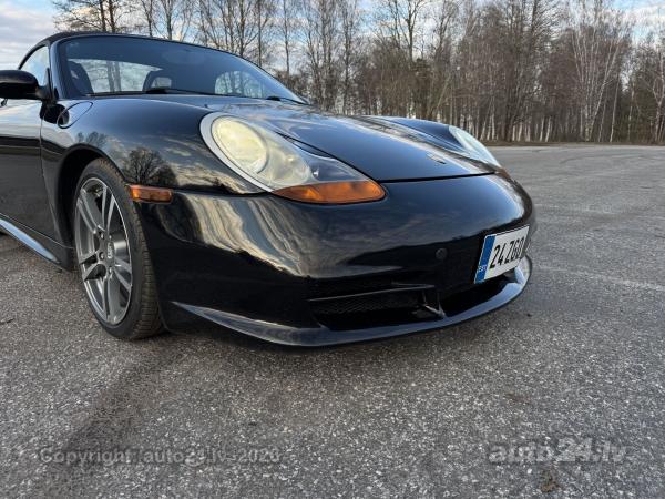 Black Porsche Boxster 1997 in Tallinn, with an engine capacity of 2.50 L and mileage of 177 thousand km for 15000 €, photo 4 on AUTOMOTO.COM.LV