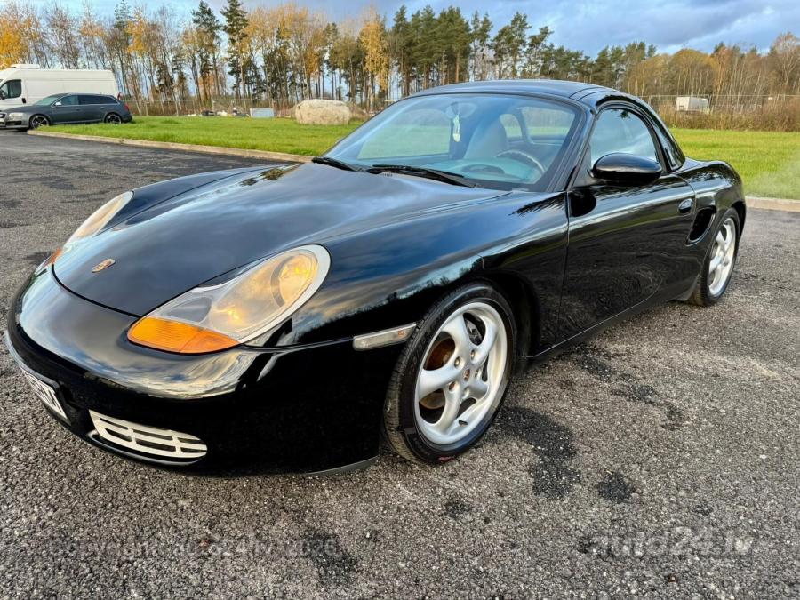 Black Porsche Boxster 1998 in Tallinn, with an engine capacity of 2.50 L and mileage of 136 thousand km for 17000 €, photo 1 on AUTOMOTO.COM.LV