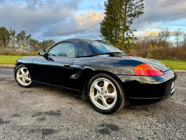 Black Porsche Boxster 1998 in Tallinn, with an engine capacity of 2.50 L and mileage of 136 thousand km for 17000 €, photo 5 on AUTOMOTO.COM.LV