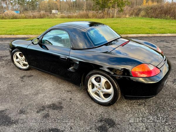 Black Porsche Boxster 1998 in Tallinn, with an engine capacity of 2.50 L and mileage of 136 thousand km for 17000 €, photo 6 on AUTOMOTO.COM.LV