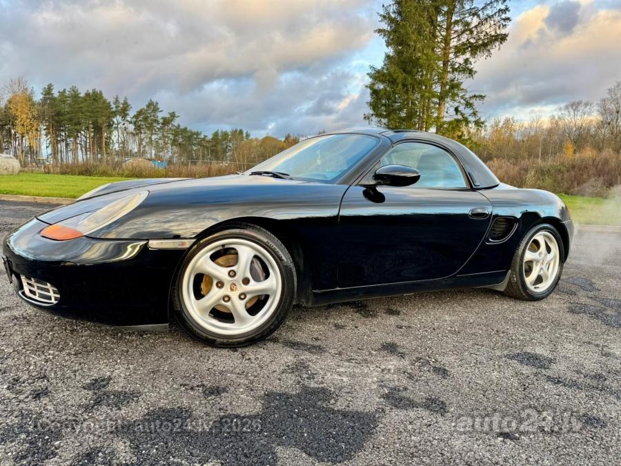 Black Porsche Boxster 1998 in Tallinn, with an engine capacity of 2.50 L and mileage of 136 thousand km for 17000 €, photo 8 on AUTOMOTO.COM.LV