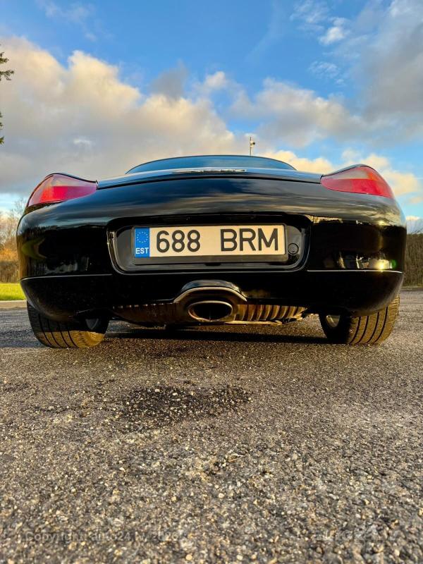 Black Porsche Boxster 1998 in Tallinn, with an engine capacity of 2.50 L and mileage of 136 thousand km for 17000 €, photo 9 on AUTOMOTO.COM.LV
