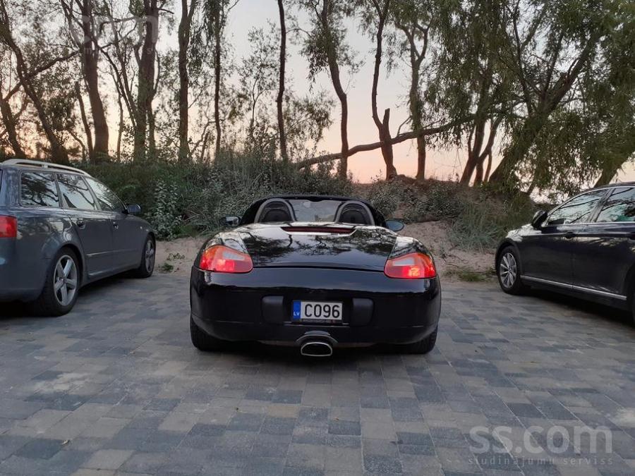 Melns Porsche Boxster 2000 Rīga, ar dzinēja tilpumu 2.70 L un nobraukumu 130 tūkst. km par 14999 €, foto 7 vietnē AUTOMOTO.COM.LV