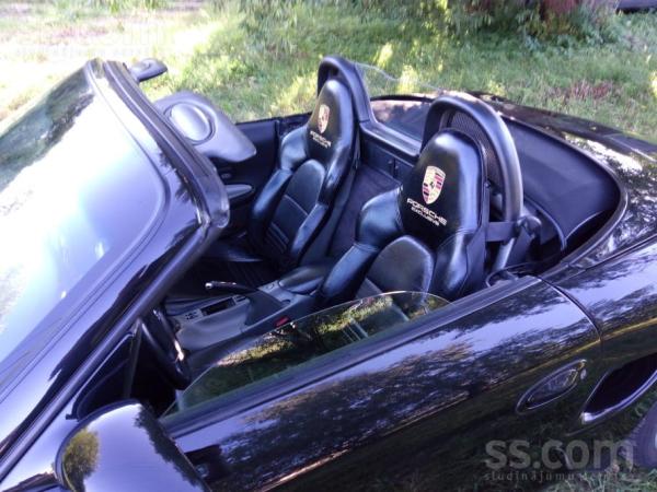 Porsche Boxster 2000 in Riga on AUTOMOTO.COM.LV Black Porsche Boxster 2000 in Riga, with an engine capacity of 2.70 L and mileage of 130 thousand km for 14999 €, photo 11 on AUTOMOTO.COM.LV