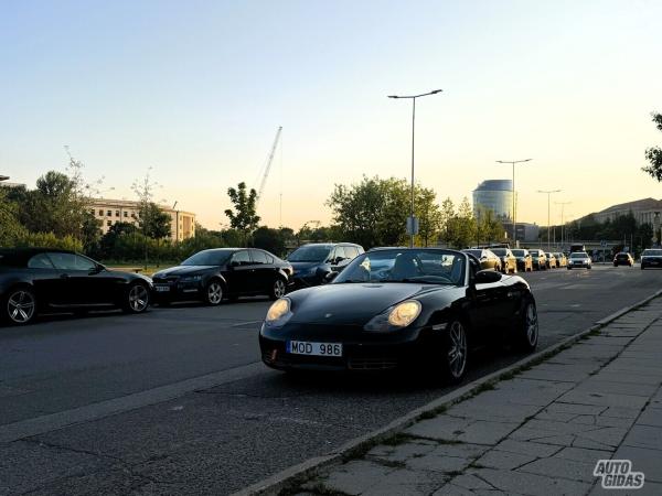 Melns Porsche Boxster 2002 Viļņa, ar dzinēja tilpumu 2.70 L un nobraukumu 66 tūkst. km par 15600 €, foto 2 vietnē AUTOMOTO.COM.LV