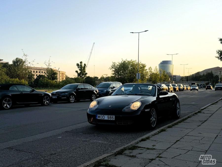 Melns Porsche Boxster 2002 Viļņa, ar dzinēja tilpumu 2.70 L un nobraukumu 66 tūkst. km par 15600 €, foto 3 vietnē AUTOMOTO.COM.LV
