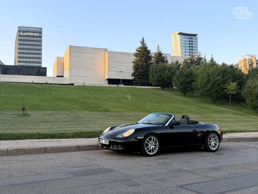 Melns Porsche Boxster 2002 Viļņa, ar dzinēja tilpumu 2.70 L un nobraukumu 66 tūkst. km par 15600 €, foto 4 vietnē AUTOMOTO.COM.LV