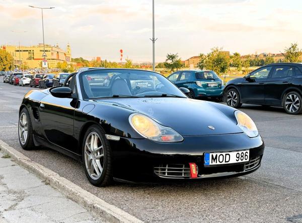 Melns Porsche Boxster 2002 Viļņa, ar dzinēja tilpumu 2.70 L un nobraukumu 66 tūkst. km par 15600 €, foto 8 vietnē AUTOMOTO.COM.LV