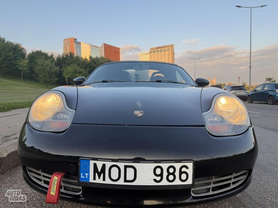 Melns Porsche Boxster 2002 Viļņa, ar dzinēja tilpumu 2.70 L un nobraukumu 66 tūkst. km par 15600 €, foto 16 vietnē AUTOMOTO.COM.LV