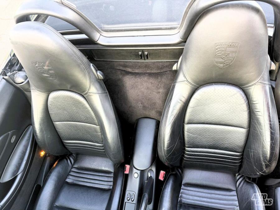 Melns Porsche Boxster 2002 Viļņa, ar dzinēja tilpumu 2.70 L un nobraukumu 66 tūkst. km par 15600 €, foto 19 vietnē AUTOMOTO.COM.LV