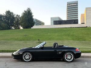 Black Porsche Boxster 2002 in Vilnius, with an engine capacity of 2.69 L and mileage of 66 thousand km for 15600 €, photo 5 on AUTOMOTO.COM.LV