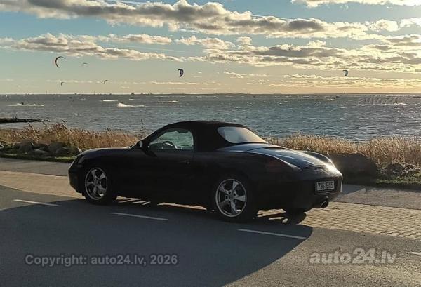 Black Porsche Boxster 2002 in Johvi, with an engine capacity of 2.70 L and mileage of 200 thousand km for 10500 €, photo 5 on AUTOMOTO.COM.LV