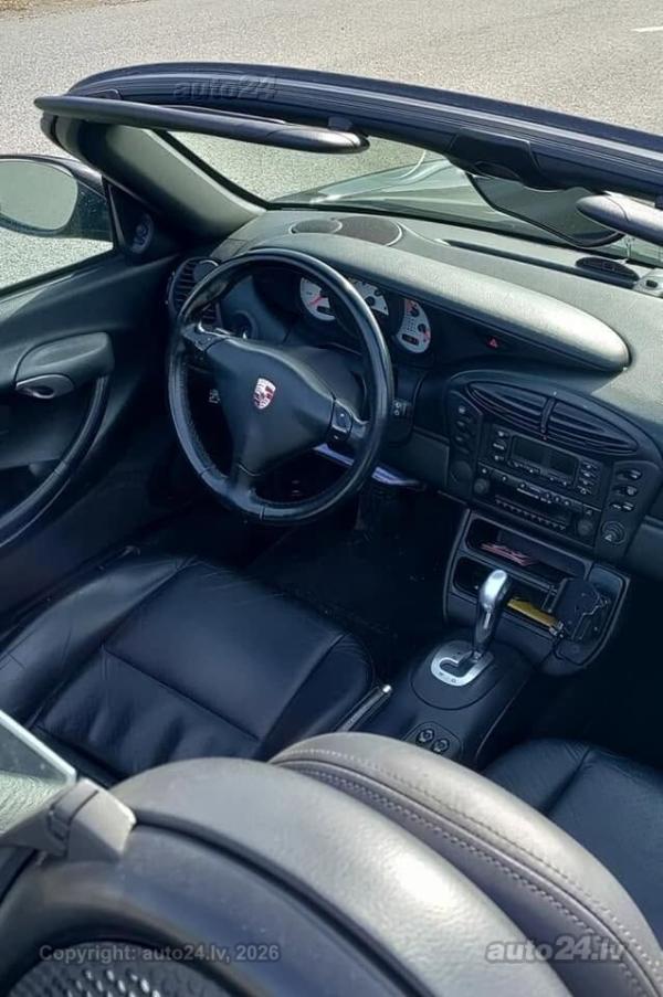 Black Porsche Boxster 2002 in Johvi, with an engine capacity of 2.70 L and mileage of 200 thousand km for 10500 €, photo 6 on AUTOMOTO.COM.LV
