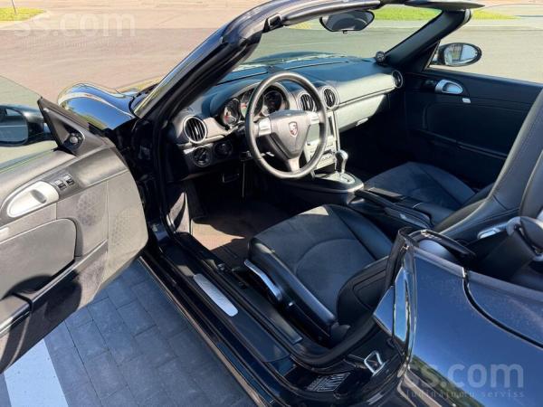 Black Porsche Boxster 2007 in Riga, with an engine capacity of 2.70 L and mileage of 71 thousand km for 25900 €, photo 7 on AUTOMOTO.COM.LV