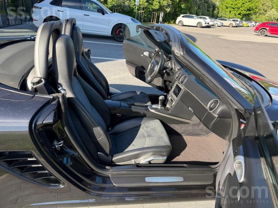 Black Porsche Boxster 2007 in Riga, with an engine capacity of 2.70 L and mileage of 71 thousand km for 25900 €, photo 9 on AUTOMOTO.COM.LV