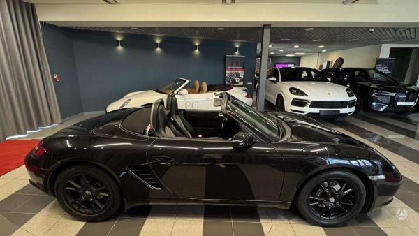 Black Porsche Boxster 2007 in Riga, with an engine capacity of 2.69 L and mileage of 71 thousand km for 27990 €, photo 4 on AUTOMOTO.COM.LV