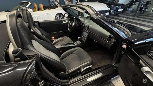 Black Porsche Boxster 2007 in Riga, with an engine capacity of 2.69 L and mileage of 71 thousand km for 27990 €, photo 10 on AUTOMOTO.COM.LV