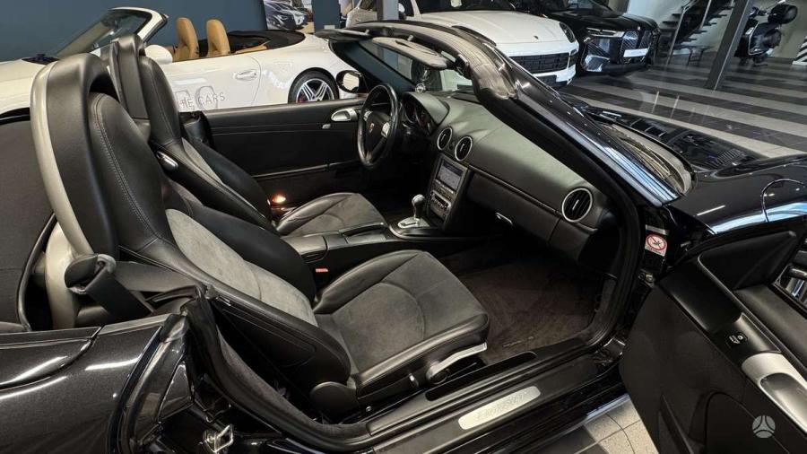 Black Porsche Boxster 2007 in Riga, with an engine capacity of 2.69 L and mileage of 71 thousand km for 27990 €, photo 11 on AUTOMOTO.COM.LV