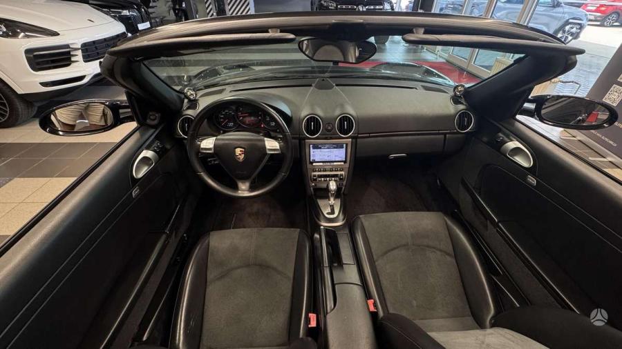 Black Porsche Boxster 2007 in Riga, with an engine capacity of 2.69 L and mileage of 71 thousand km for 27990 €, photo 17 on AUTOMOTO.COM.LV