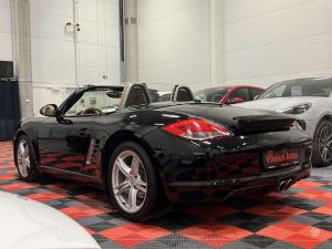 Melns Porsche Boxster 2011 Viļņa, ar dzinēja tilpumu 3.44 L un nobraukumu 111 tūkst. km par 27000 €, foto 7 vietnē AUTOMOTO.COM.LV