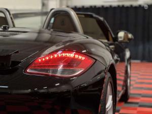Melns Porsche Boxster 2011 Viļņa, ar dzinēja tilpumu 3.44 L un nobraukumu 111 tūkst. km par 27000 €, foto 11 vietnē AUTOMOTO.COM.LV