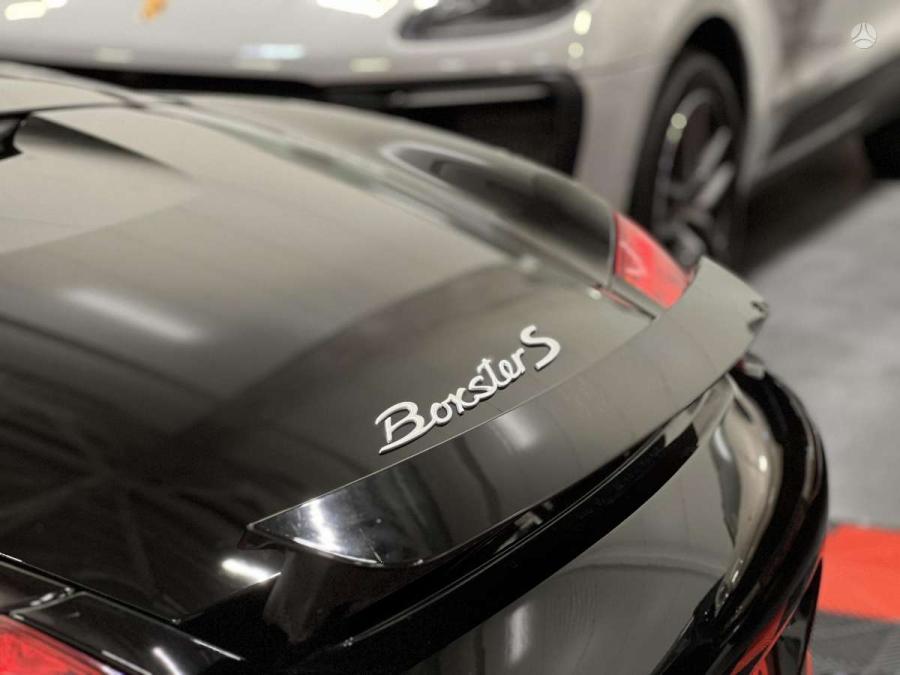 Melns Porsche Boxster 2011 Viļņa, ar dzinēja tilpumu 3.44 L un nobraukumu 111 tūkst. km par 27000 €, foto 14 vietnē AUTOMOTO.COM.LV