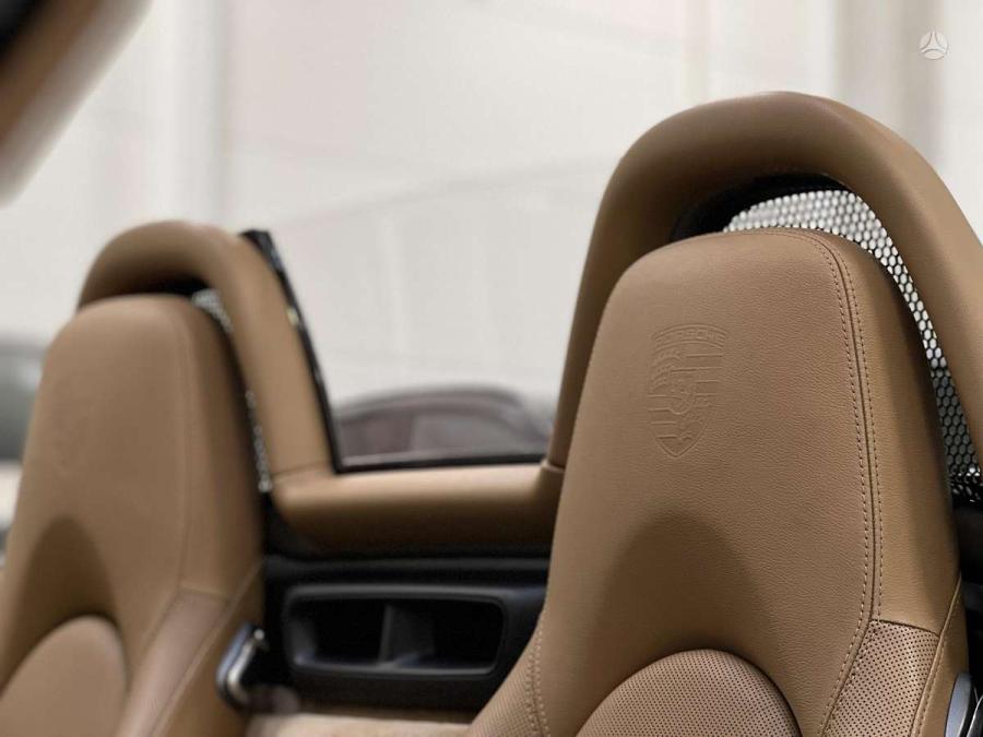 Melns Porsche Boxster 2011 Viļņa, ar dzinēja tilpumu 3.44 L un nobraukumu 111 tūkst. km par 27000 €, foto 19 vietnē AUTOMOTO.COM.LV