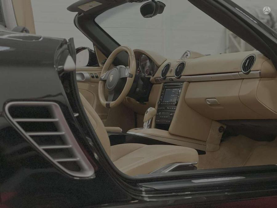 Melns Porsche Boxster 2011 Viļņa, ar dzinēja tilpumu 3.44 L un nobraukumu 111 tūkst. km par 27000 €, foto 22 vietnē AUTOMOTO.COM.LV