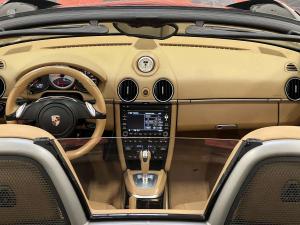Melns Porsche Boxster 2011 Viļņa, ar dzinēja tilpumu 3.44 L un nobraukumu 111 tūkst. km par 27000 €, foto 24 vietnē AUTOMOTO.COM.LV