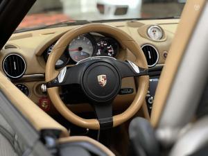 Melns Porsche Boxster 2011 Viļņa, ar dzinēja tilpumu 3.44 L un nobraukumu 111 tūkst. km par 27000 €, foto 25 vietnē AUTOMOTO.COM.LV