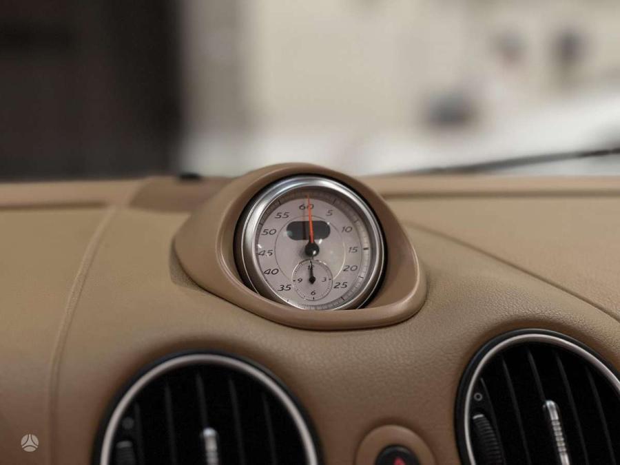 Melns Porsche Boxster 2011 Viļņa, ar dzinēja tilpumu 3.44 L un nobraukumu 111 tūkst. km par 27000 €, foto 27 vietnē AUTOMOTO.COM.LV