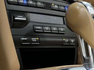 Melns Porsche Boxster 2011 Viļņa, ar dzinēja tilpumu 3.44 L un nobraukumu 111 tūkst. km par 27000 €, foto 30 vietnē AUTOMOTO.COM.LV