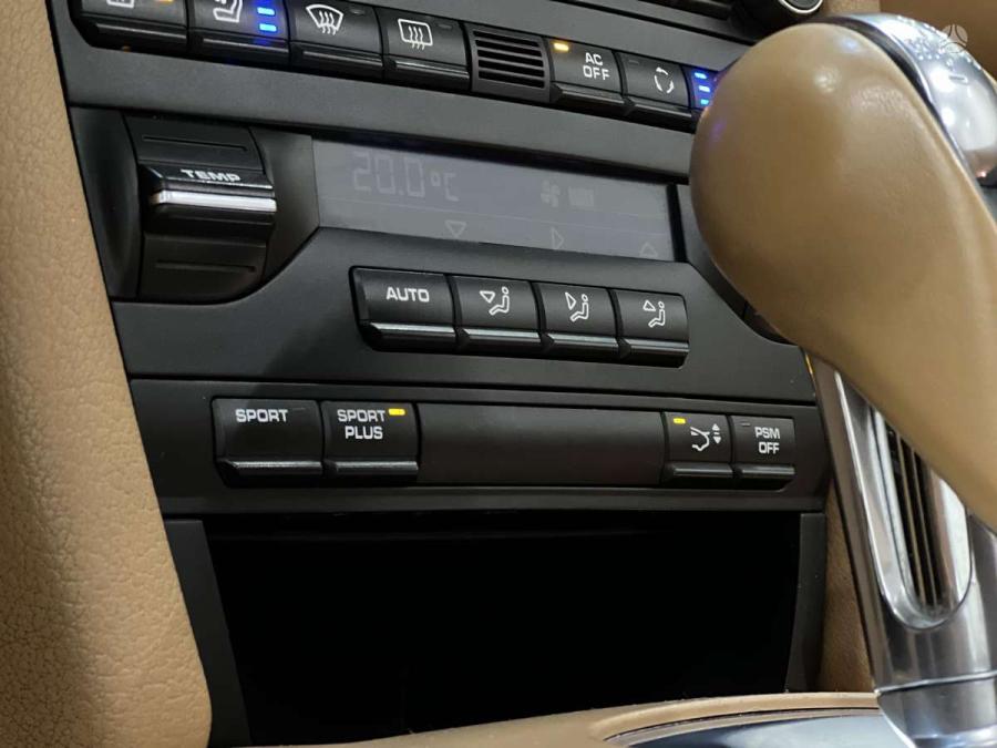 Melns Porsche Boxster 2011 Viļņa, ar dzinēja tilpumu 3.44 L un nobraukumu 111 tūkst. km par 27000 €, foto 30 vietnē AUTOMOTO.COM.LV