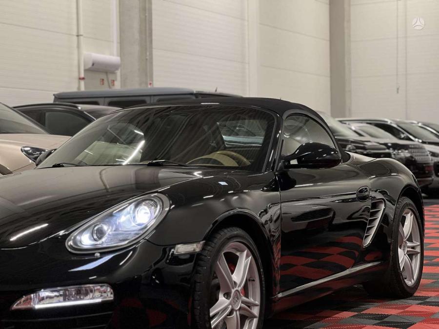 Melns Porsche Boxster 2011 Viļņa, ar dzinēja tilpumu 3.44 L un nobraukumu 111 tūkst. km par 27000 €, foto 33 vietnē AUTOMOTO.COM.LV