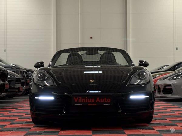 Melns Porsche Boxster 2017 Viļņa, ar dzinēja tilpumu 2.50 L un nobraukumu 47 tūkst. km par 58990 €, foto 2 vietnē AUTOMOTO.COM.LV