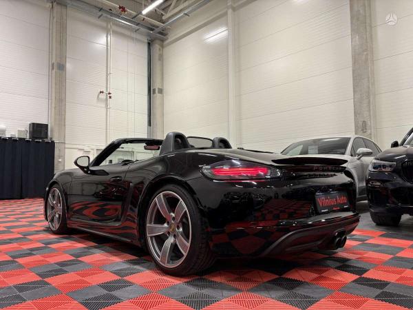 Melns Porsche Boxster 2017 Viļņa, ar dzinēja tilpumu 2.50 L un nobraukumu 47 tūkst. km par 58990 €, foto 6 vietnē AUTOMOTO.COM.LV