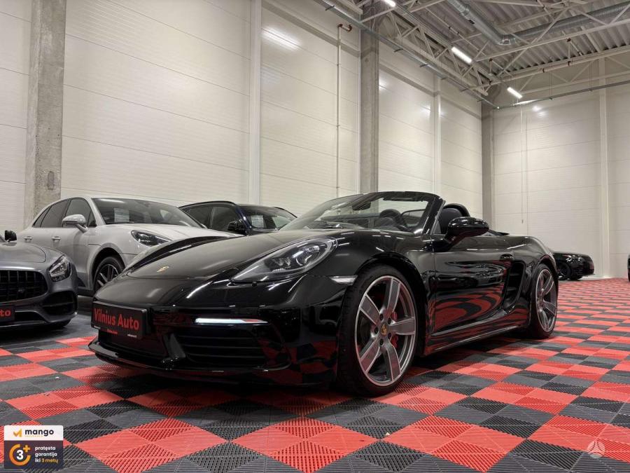 Melns Porsche Boxster 2017 Viļņa, ar dzinēja tilpumu 2.50 L un nobraukumu 47 tūkst. km par 54790 €, foto 1 vietnē AUTOMOTO.COM.LV