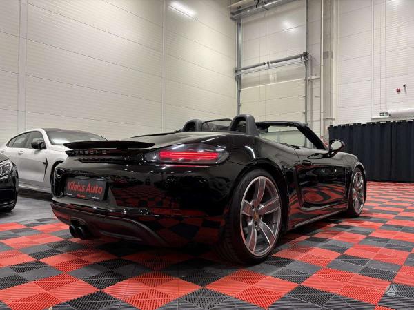 Melns Porsche Boxster 2017 Viļņa, ar dzinēja tilpumu 2.50 L un nobraukumu 47 tūkst. km par 54790 €, foto 5 vietnē AUTOMOTO.COM.LV