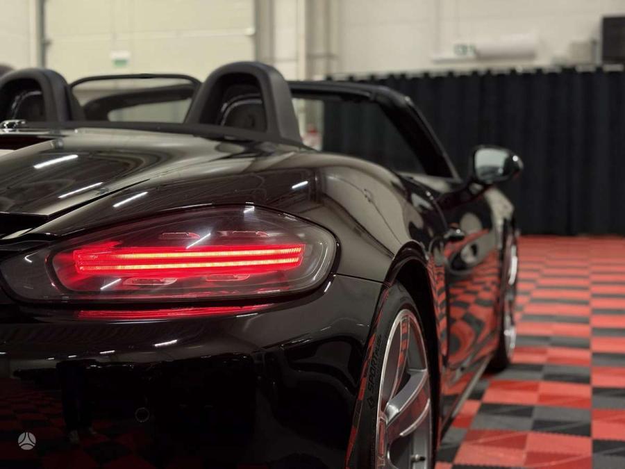 Melns Porsche Boxster 2017 Viļņa, ar dzinēja tilpumu 2.50 L un nobraukumu 47 tūkst. km par 54790 €, foto 10 vietnē AUTOMOTO.COM.LV