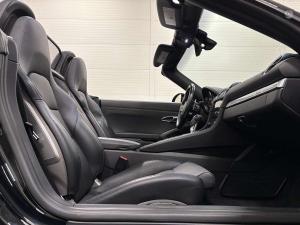 Melns Porsche Boxster 2017 Viļņa, ar dzinēja tilpumu 2.50 L un nobraukumu 47 tūkst. km par 54790 €, foto 18 vietnē AUTOMOTO.COM.LV
