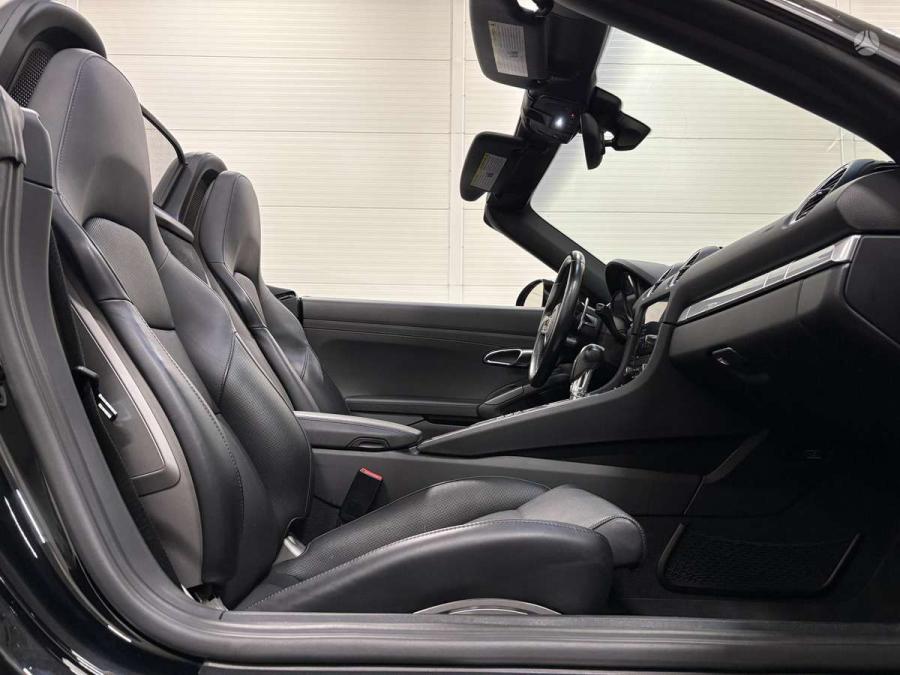 Melns Porsche Boxster 2017 Viļņa, ar dzinēja tilpumu 2.50 L un nobraukumu 47 tūkst. km par 54790 €, foto 18 vietnē AUTOMOTO.COM.LV