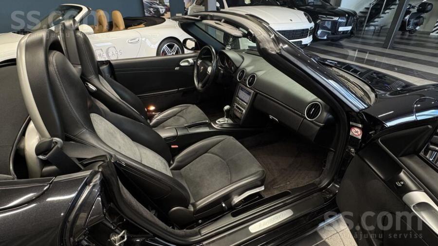 Melns Porsche Boxster 2007 Rīga, ar dzinēja tilpumu 2.70 L un nobraukumu 71 tūkst. km par 27990 €, foto 11 vietnē AUTOMOTO.COM.LV