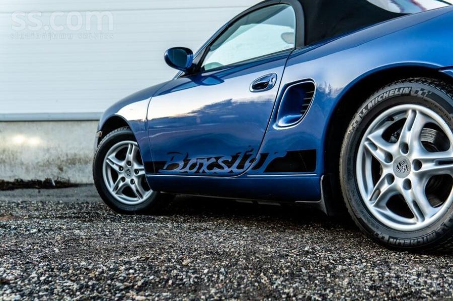 Zils Porsche Boxster 1997 Rīga, ar dzinēja tilpumu 2.50 L un nobraukumu 88 tūkst. km par 9990 €, foto 6 vietnē AUTOMOTO.COM.LV