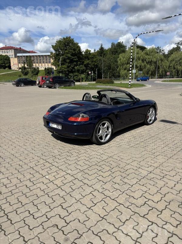 Blue Porsche Boxster 2000 in Saldus, with an engine capacity of 3.20 L and mileage of 142 thousand km for 10000 €, photo 2 on AUTOMOTO.COM.LV
